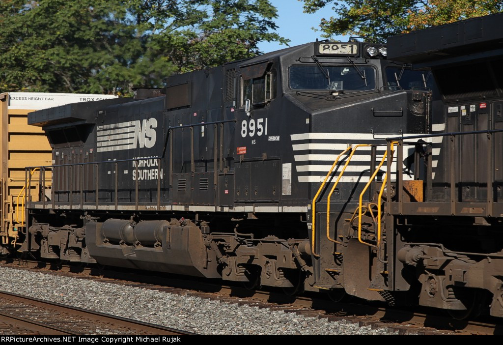 NS 8951